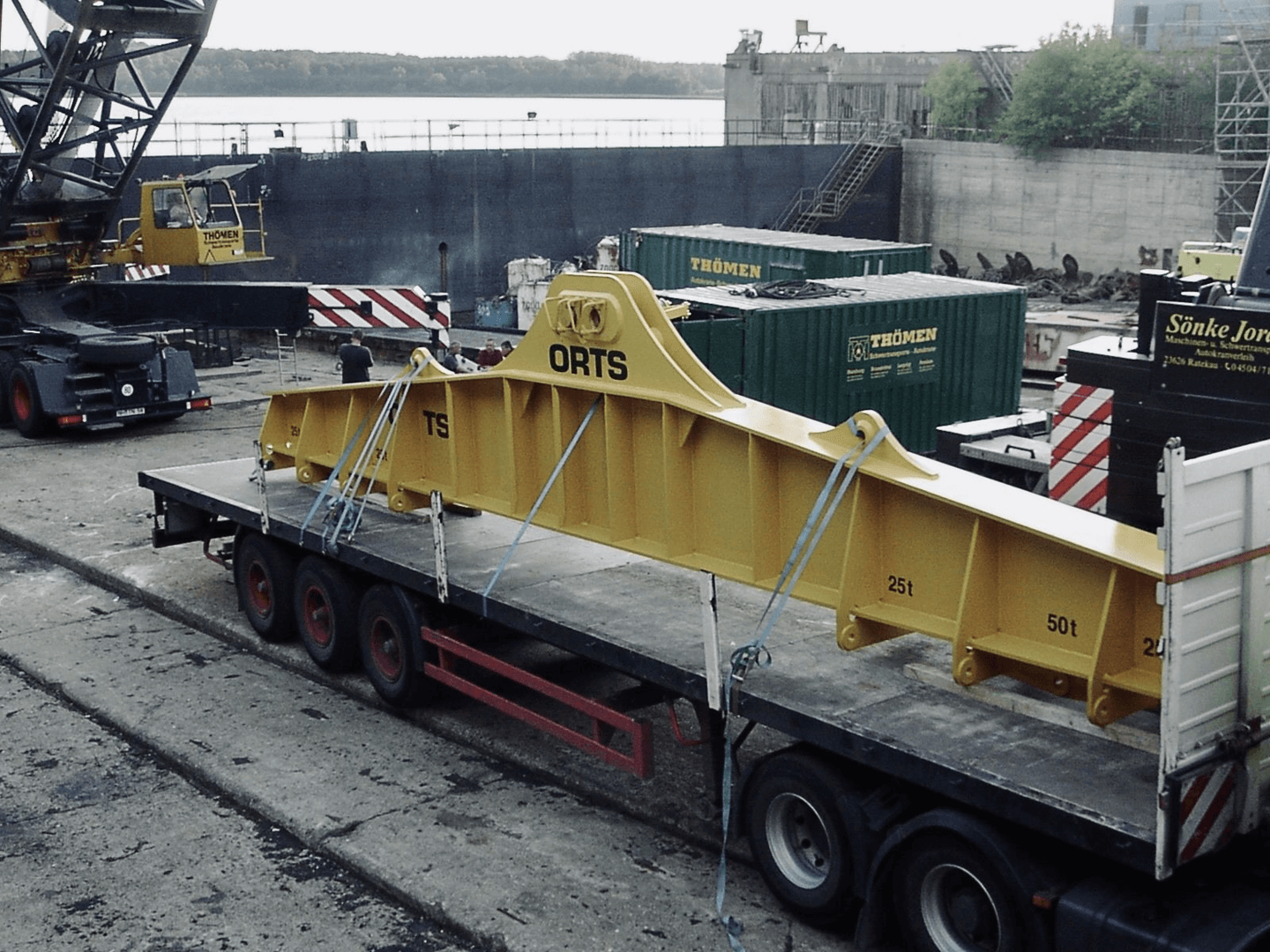 Buy flat traverse frames and hook traverses in the Lübeck area